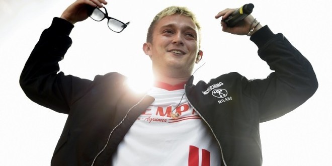Vald réalise les rêves de ses fans sur instagram et leur offre leur ...
